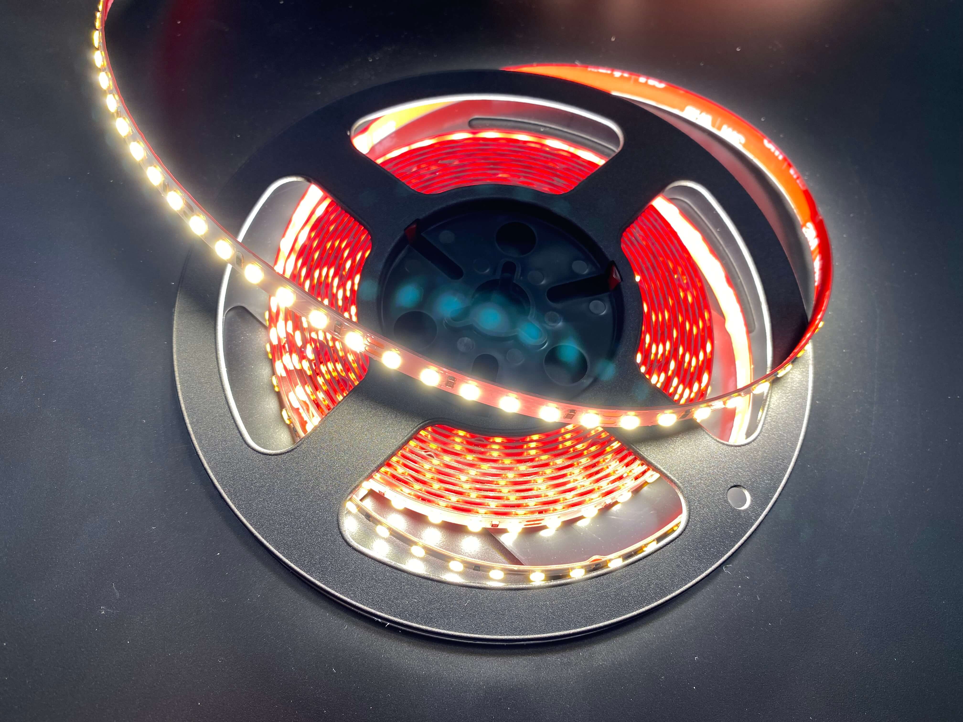 LED juosta 12W/m su 120 taškeliais/m, 3000K šiltai baltos šviesos 24V ...